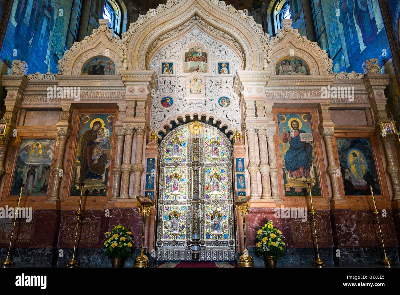 Interior cathedral iconostasis hi-res stock photography and images - Alamy