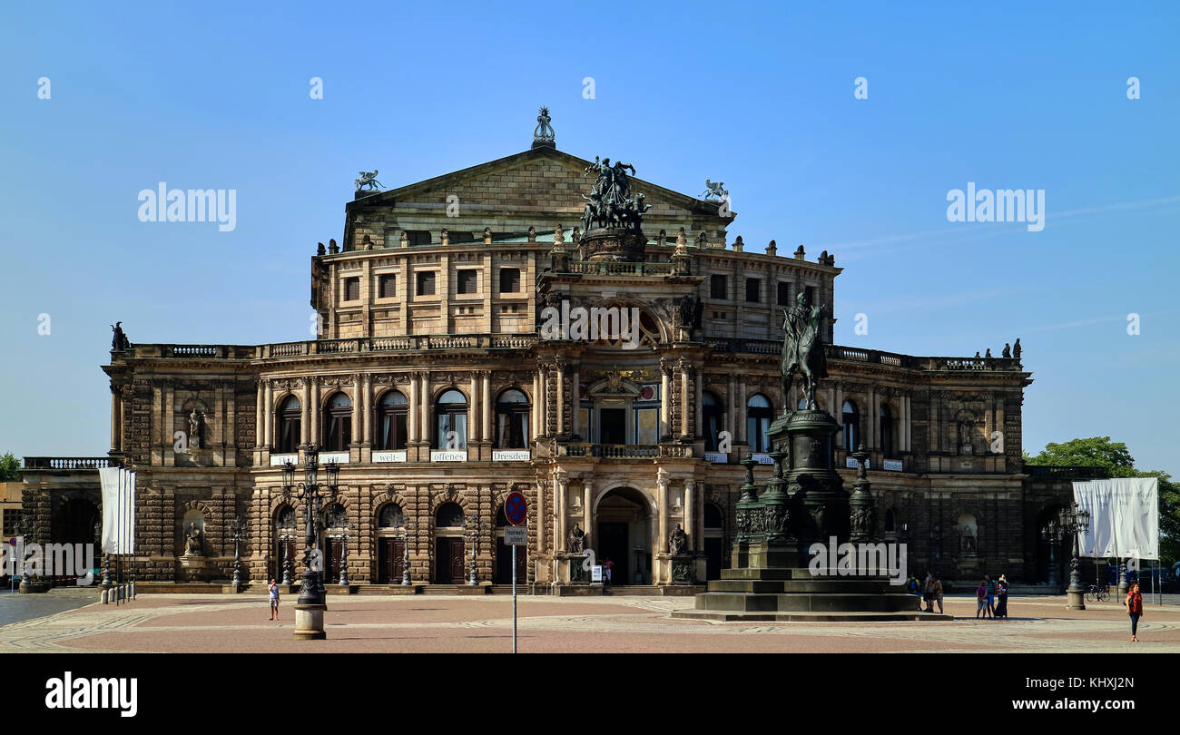 Theater square opera house dresden hi-res stock photography and images ...