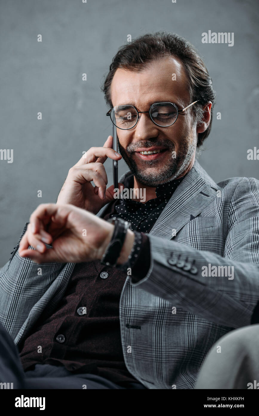 businessman using smartphone Stock Photo - Alamy