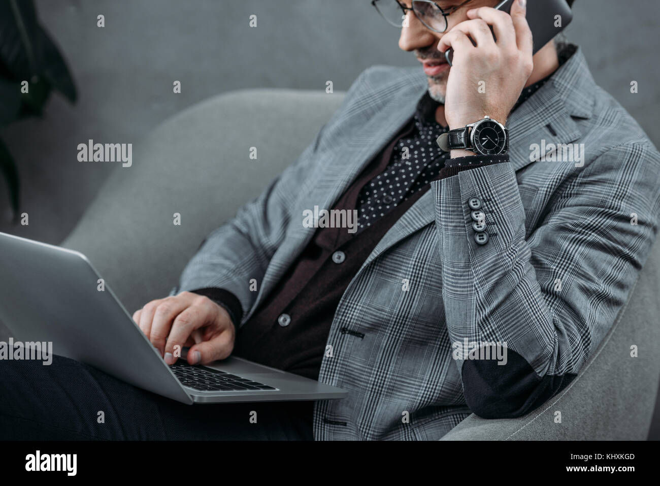 businessman using laptop Stock Photo - Alamy
