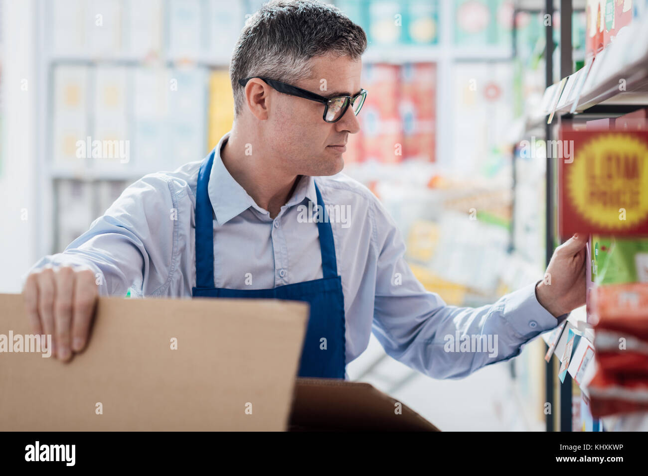 Sorting products hi-res stock photography and images - Alamy