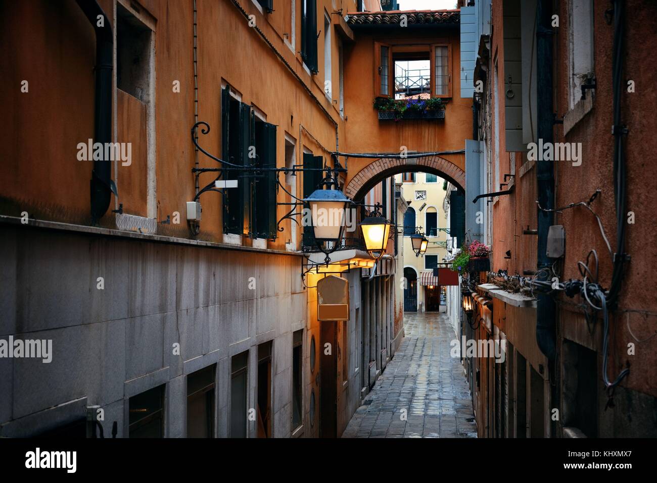 Alley view with historical buildings in Venice, Italy Stock Photo - Alamy