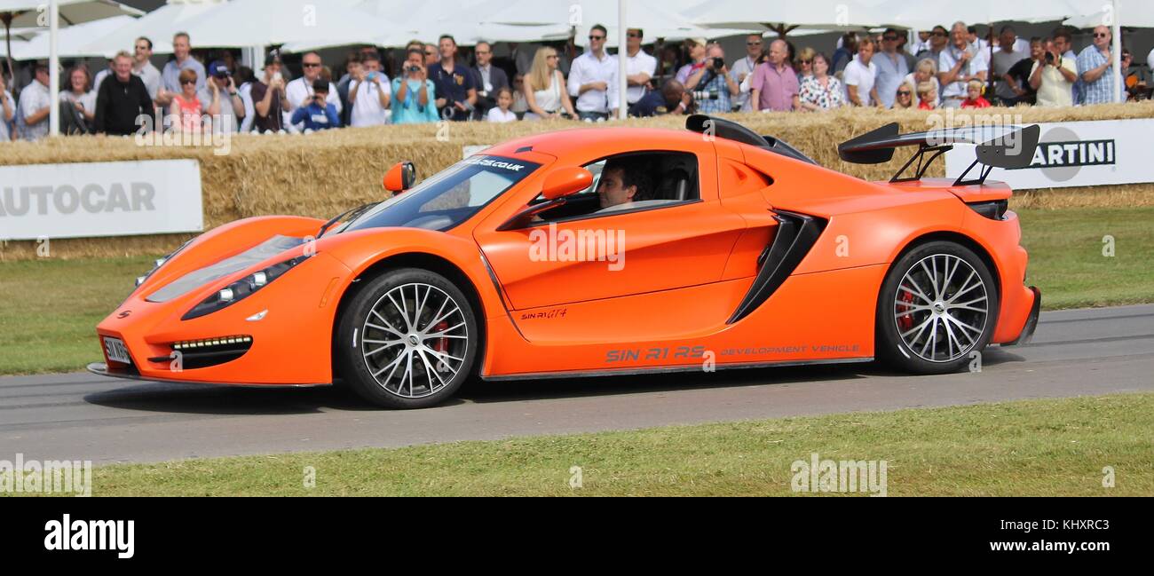 Motor racing gt4 hi-res stock photography and images - Alamy