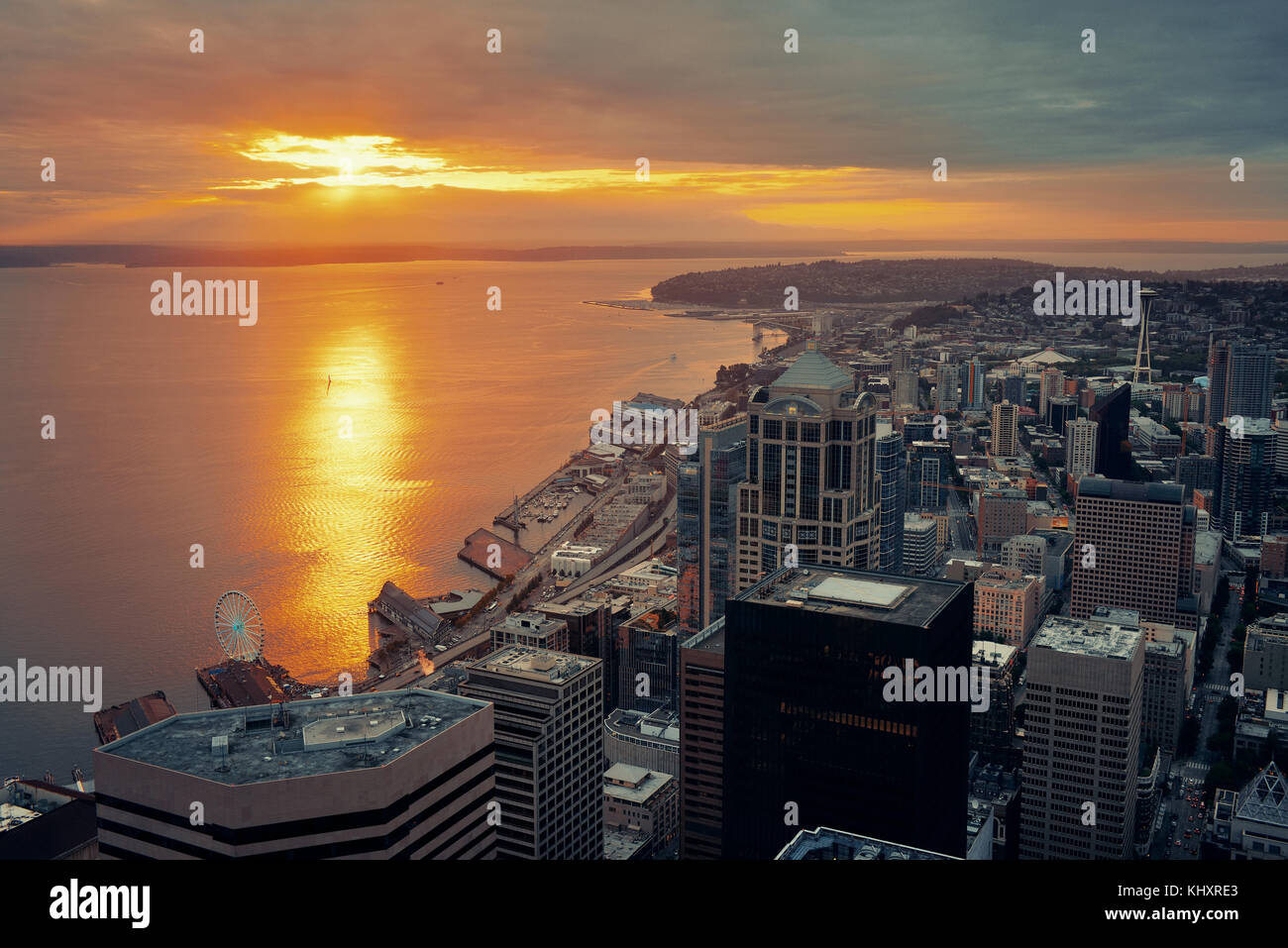 Seattle sunset rooftop view with urban skyscrapers Stock Photo - Alamy