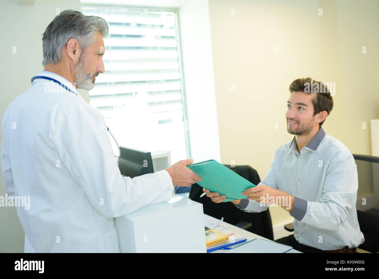 Doctor and unhappy patient and surgery hi-res stock photography and ...