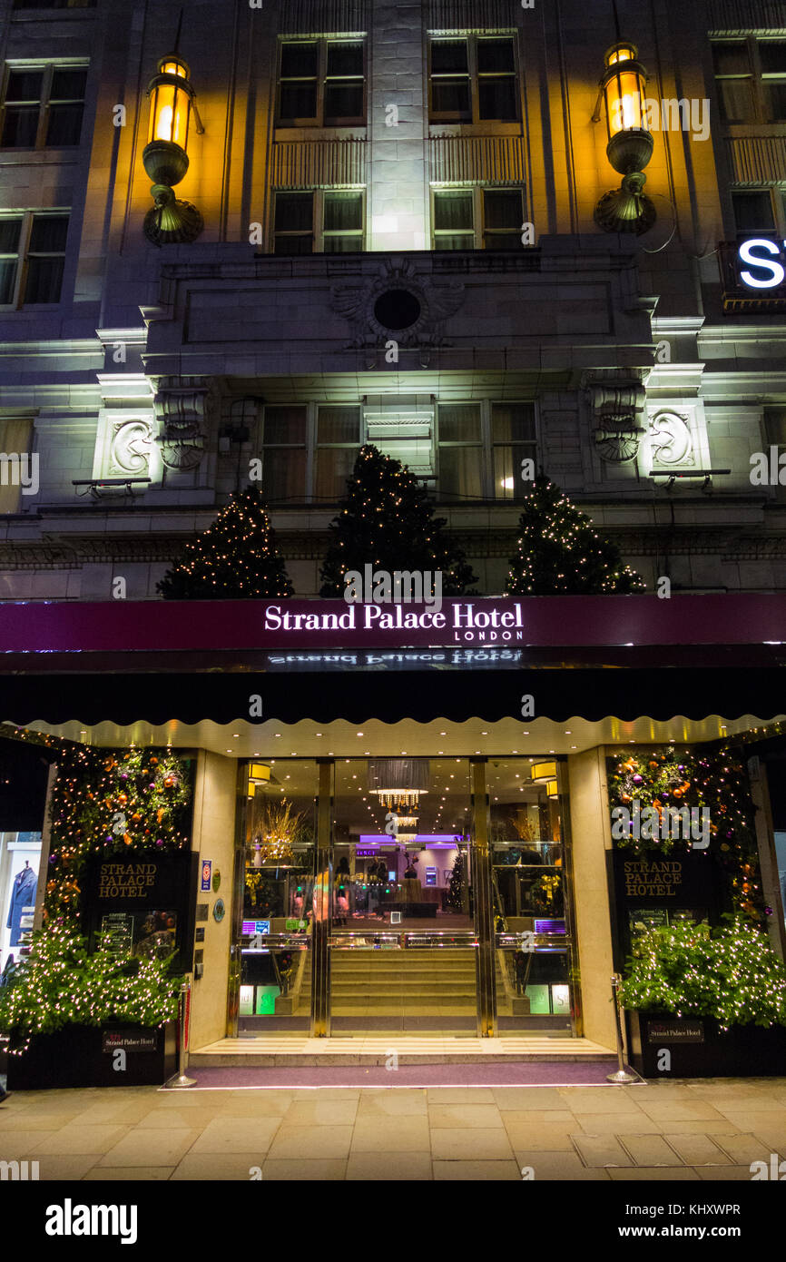 Strand Palace Hotel, Strand, London WC2 Stock Photo - Alamy