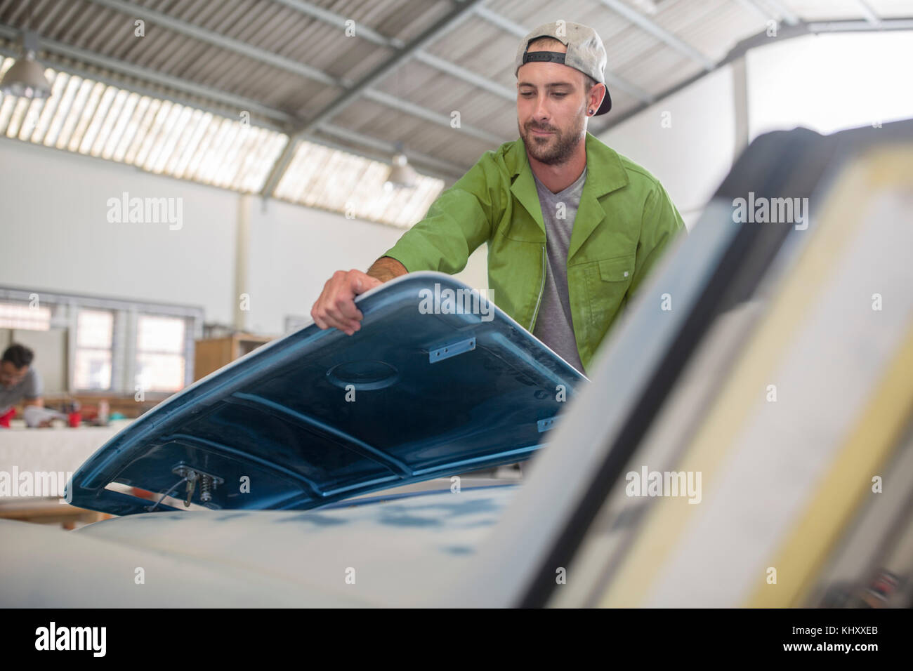 Car bodywork repair hi-res stock photography and images - Alamy