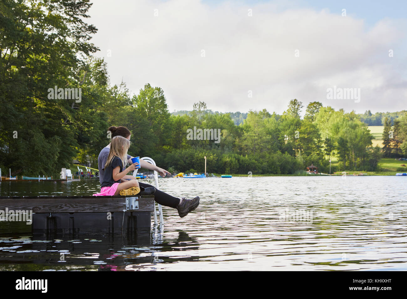 Girls on the lake hi-res stock photography and images - Alamy