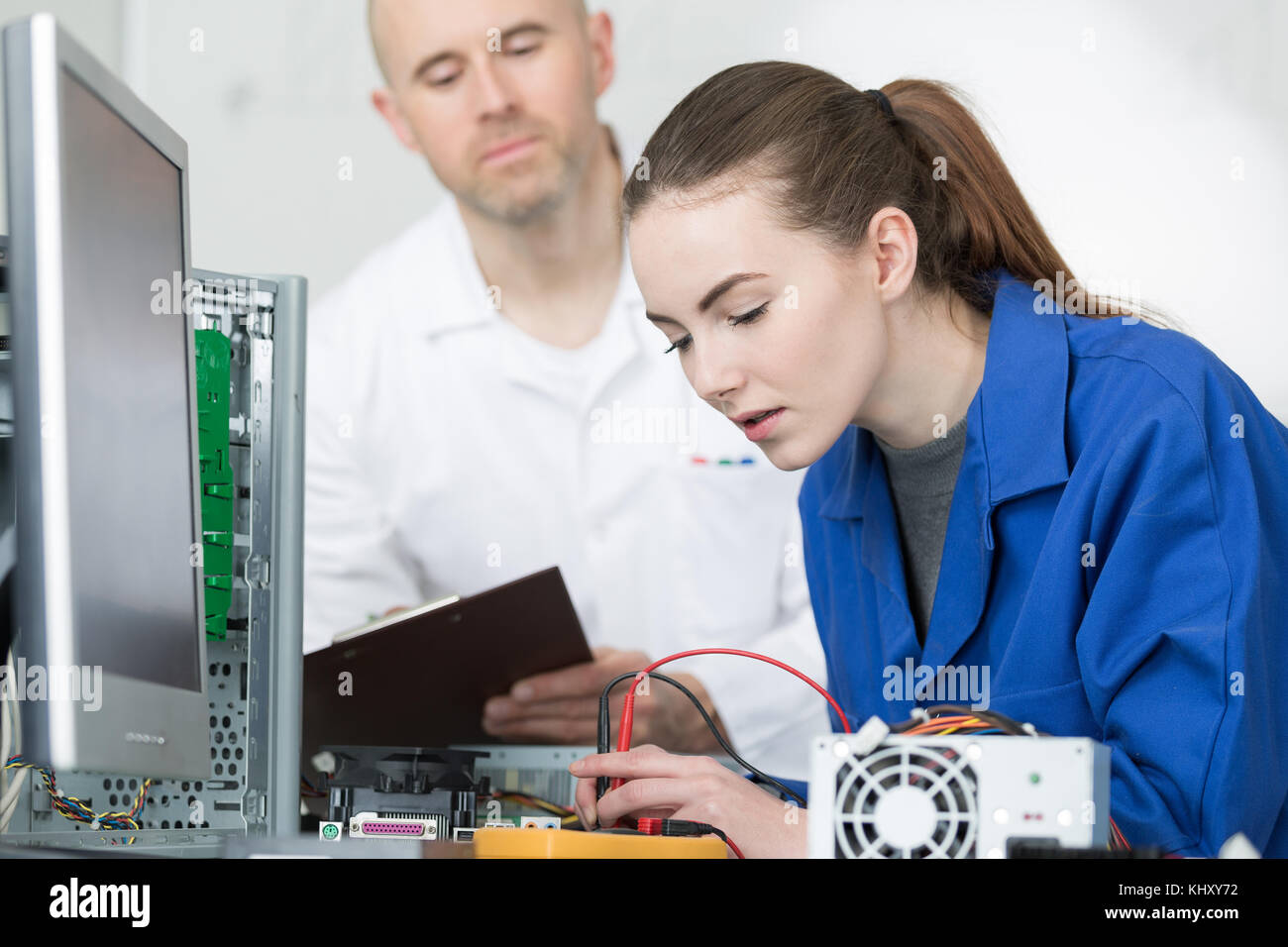 Computer setup classroom hi-res stock photography and images - Alamy