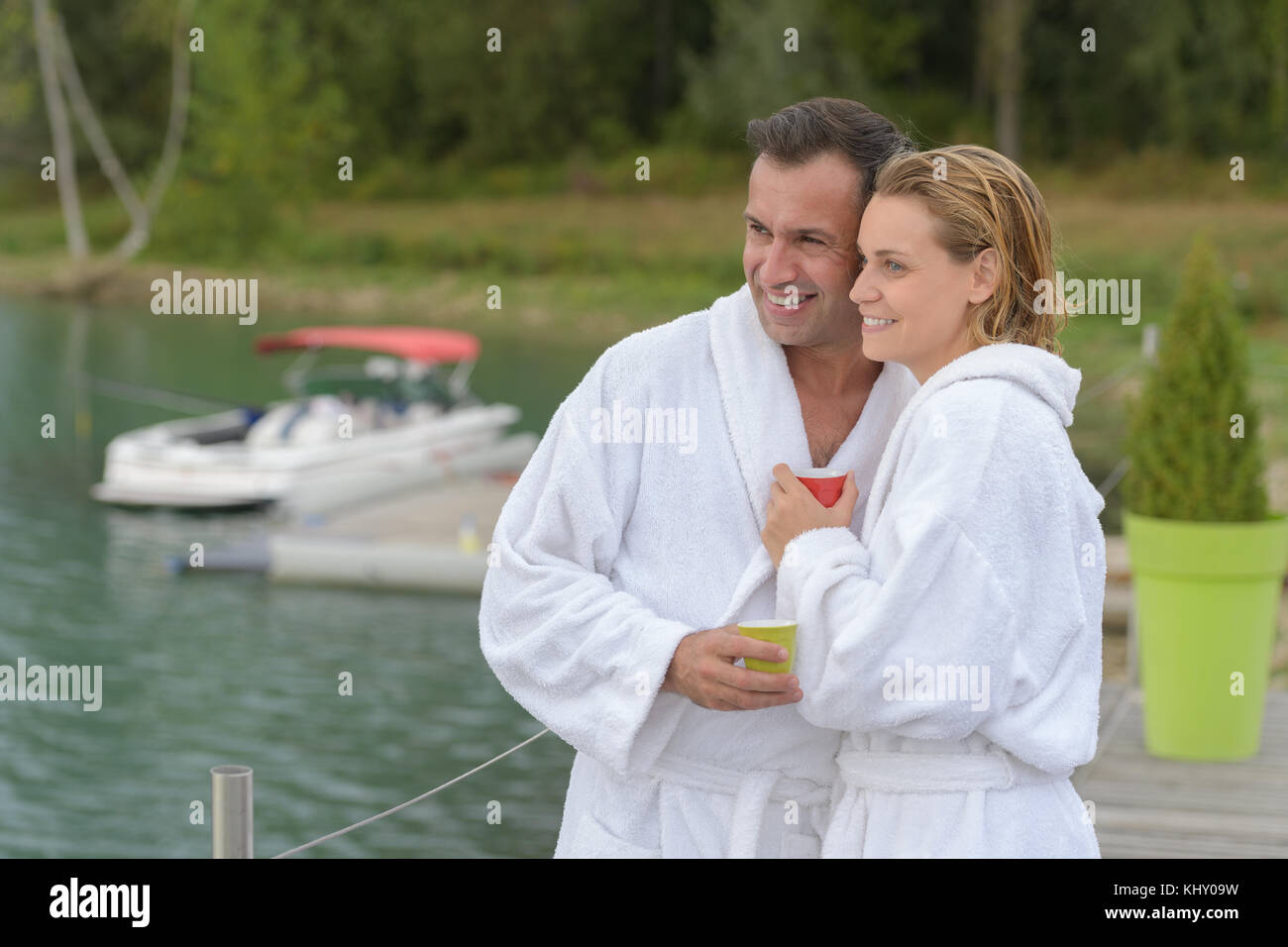 Mesmerizing view side lake hi-res stock photography and images - Alamy