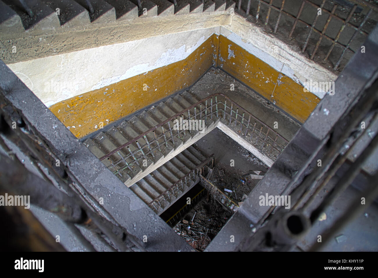 Old abandoned house stairs broken hi-res stock photography and images ...