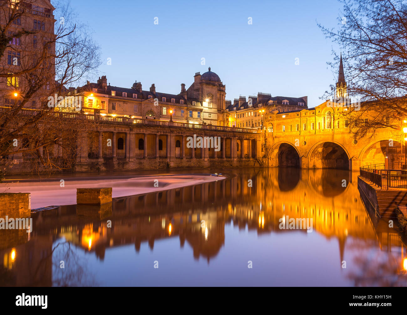 Pulteney Bridge, Bath at Night Stock Photo - Alamy
