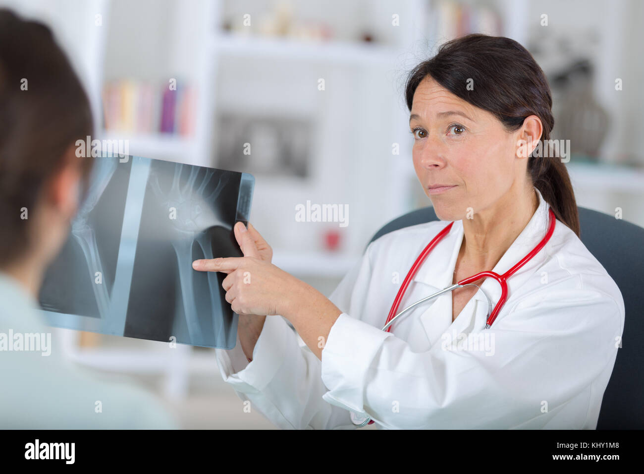 female doctor with x-ray image Stock Photo - Alamy