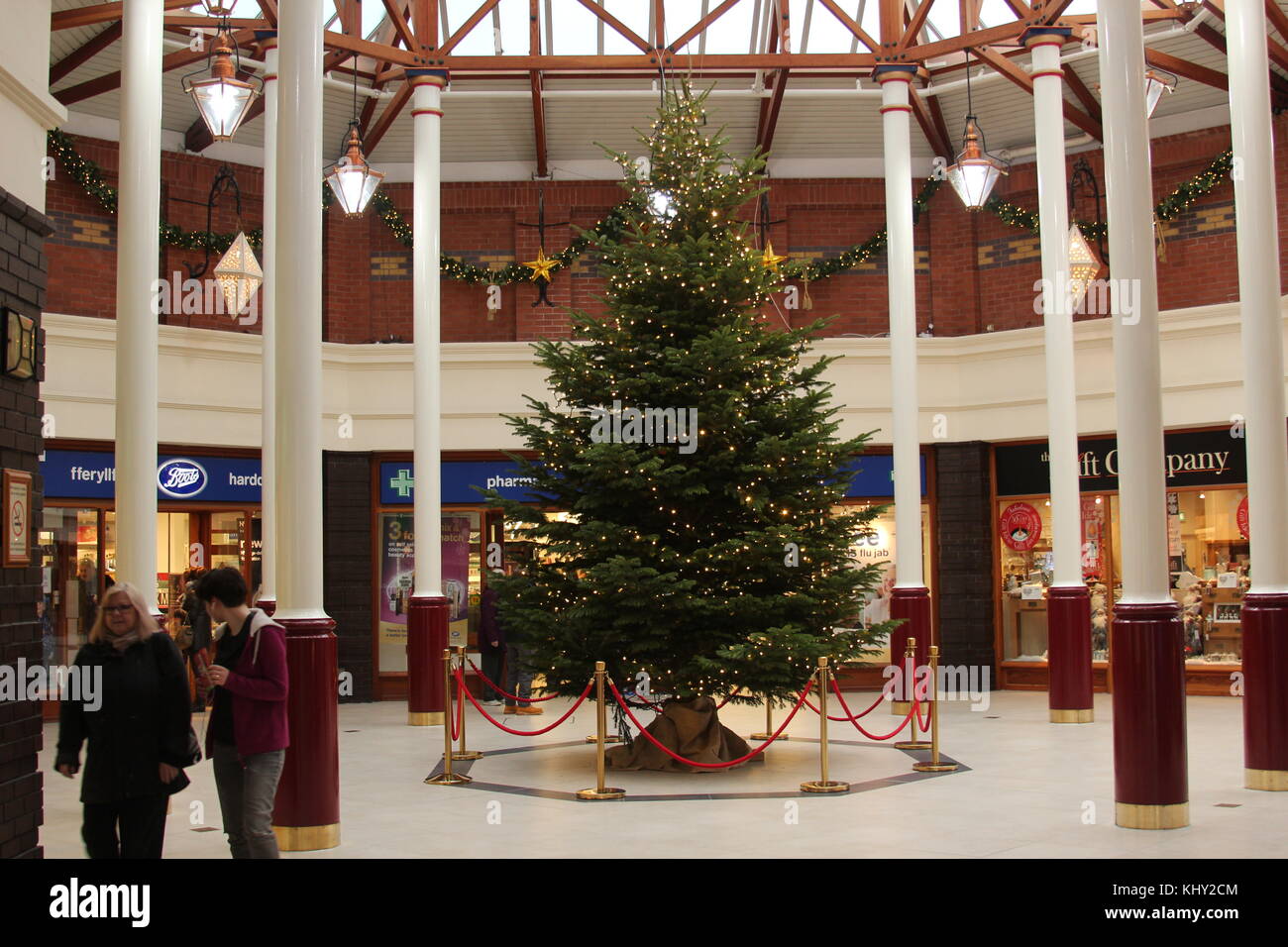 Shops getting ready for Christmas early Stock Photo - Alamy