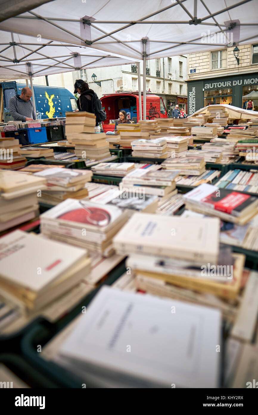 Book stall books secondhand hi-res stock photography and images - Alamy