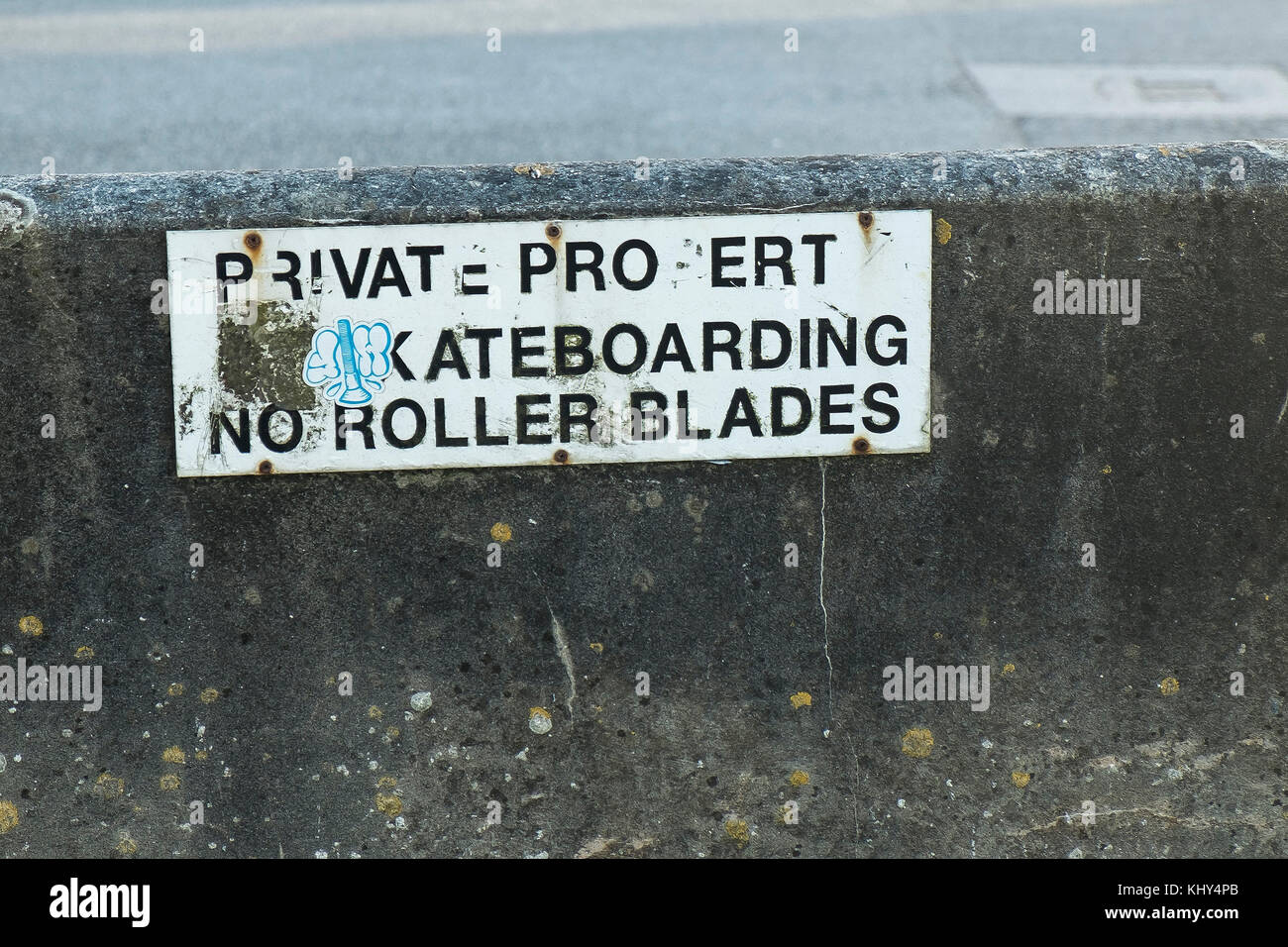 Damaged property hi-res stock photography and images - Alamy
