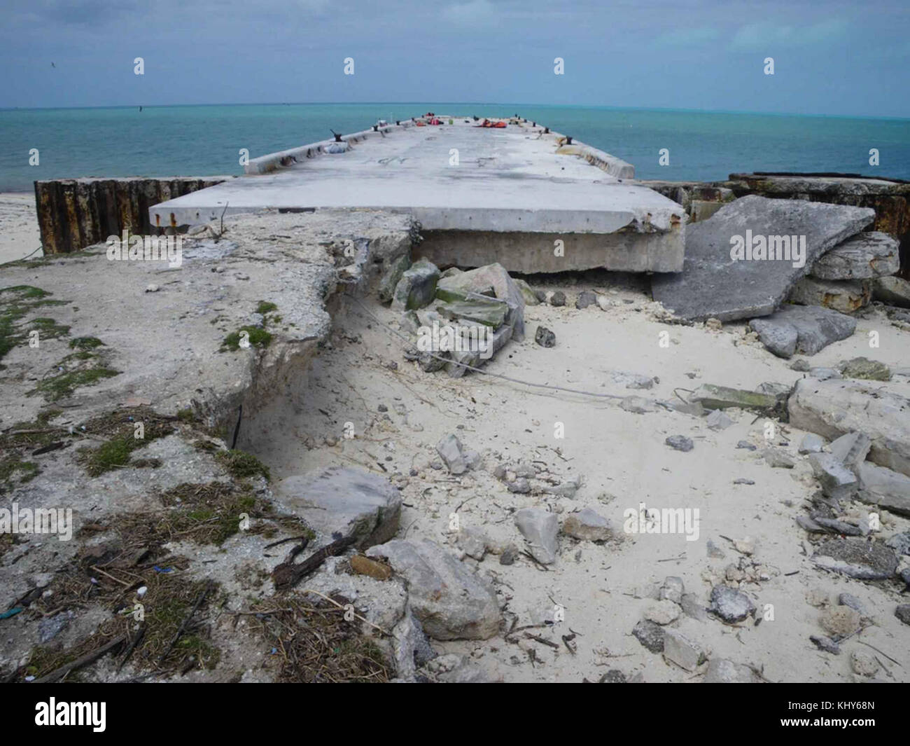 Photograph of damage to pier hi-res stock photography and images - Alamy