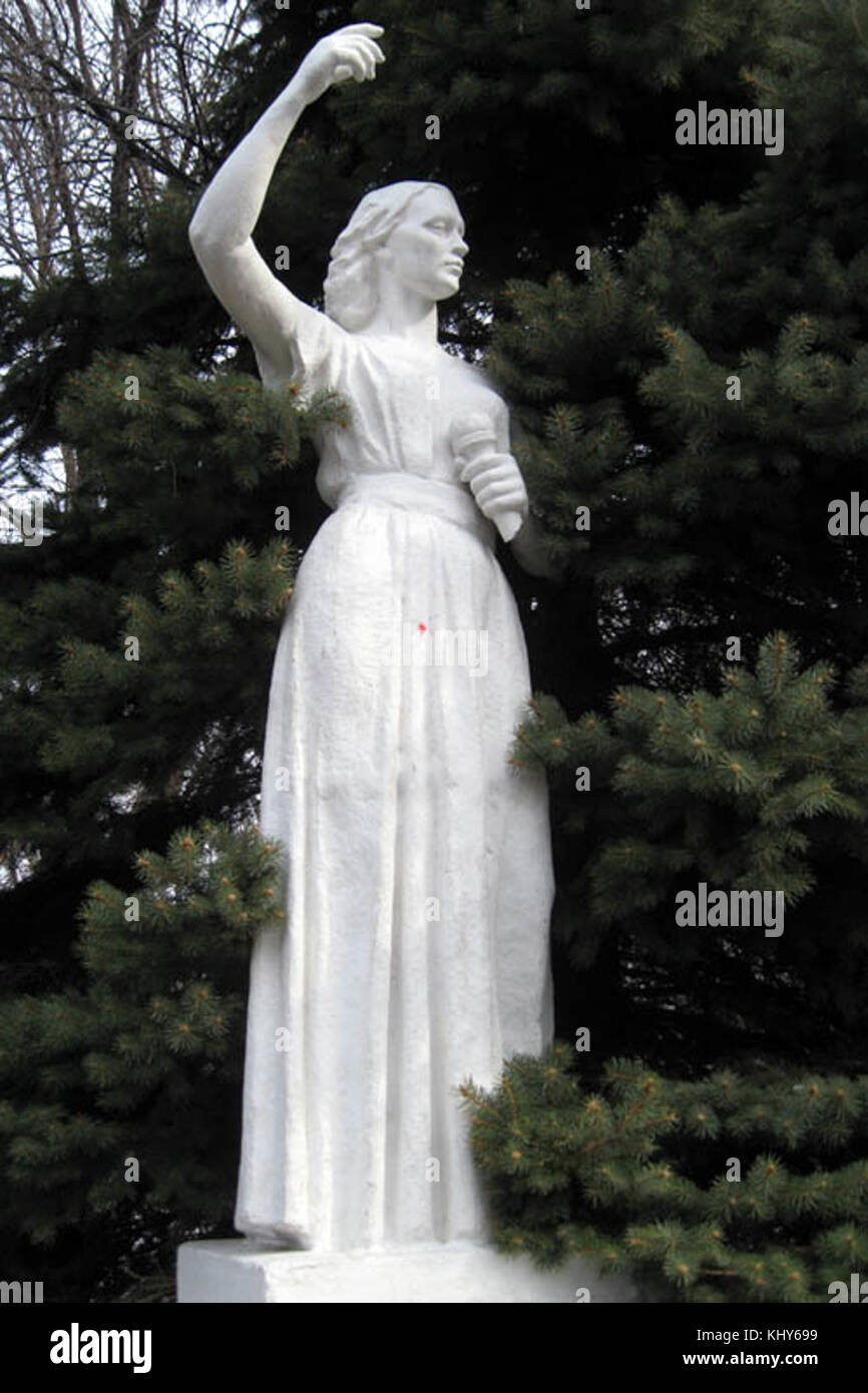 Sculpture in Central Park of Culture and Recreation in Volzhsky 002 ...
