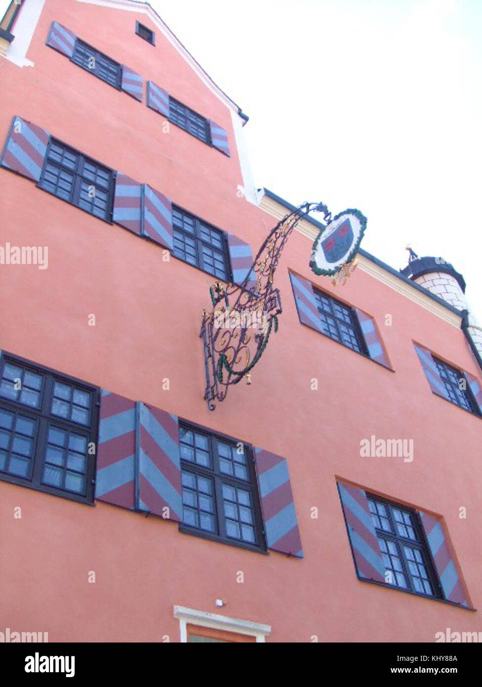 This illustration depicts Unterthingau Schloss, a castle located in the ...