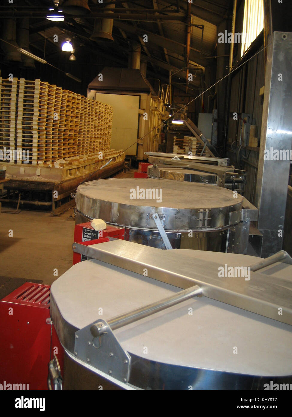 Tile production process hi-res stock photography and images - Alamy