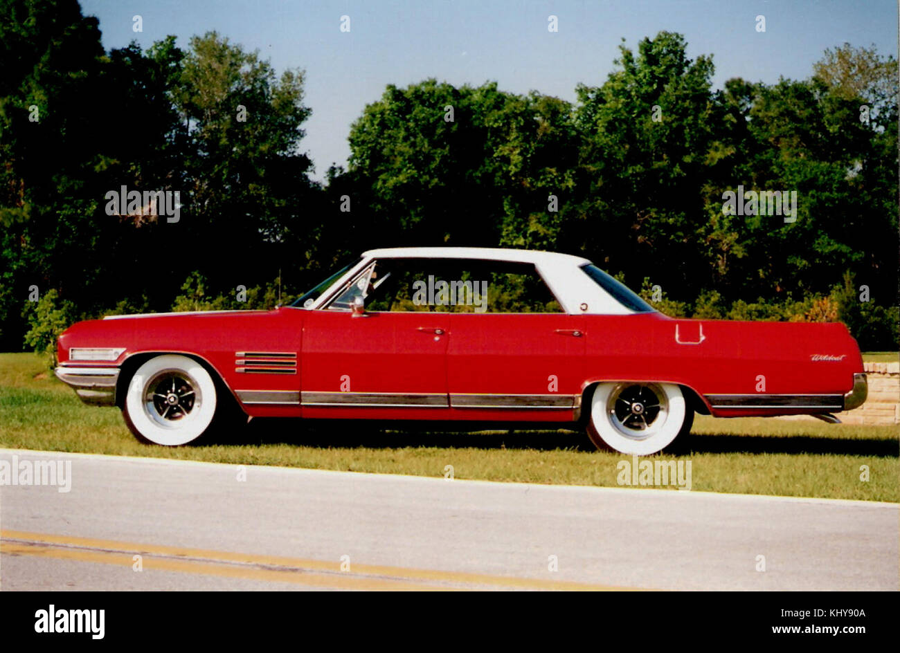 Super Wildcat 425ci Side View Stock Photo - Alamy