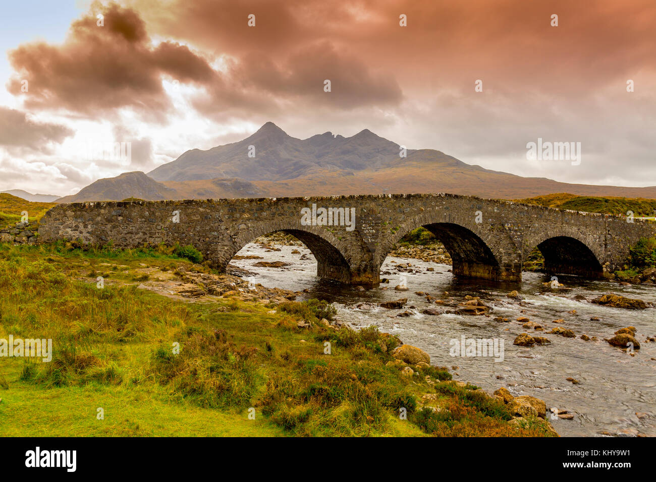 Cuillin hills sky hi-res stock photography and images - Alamy