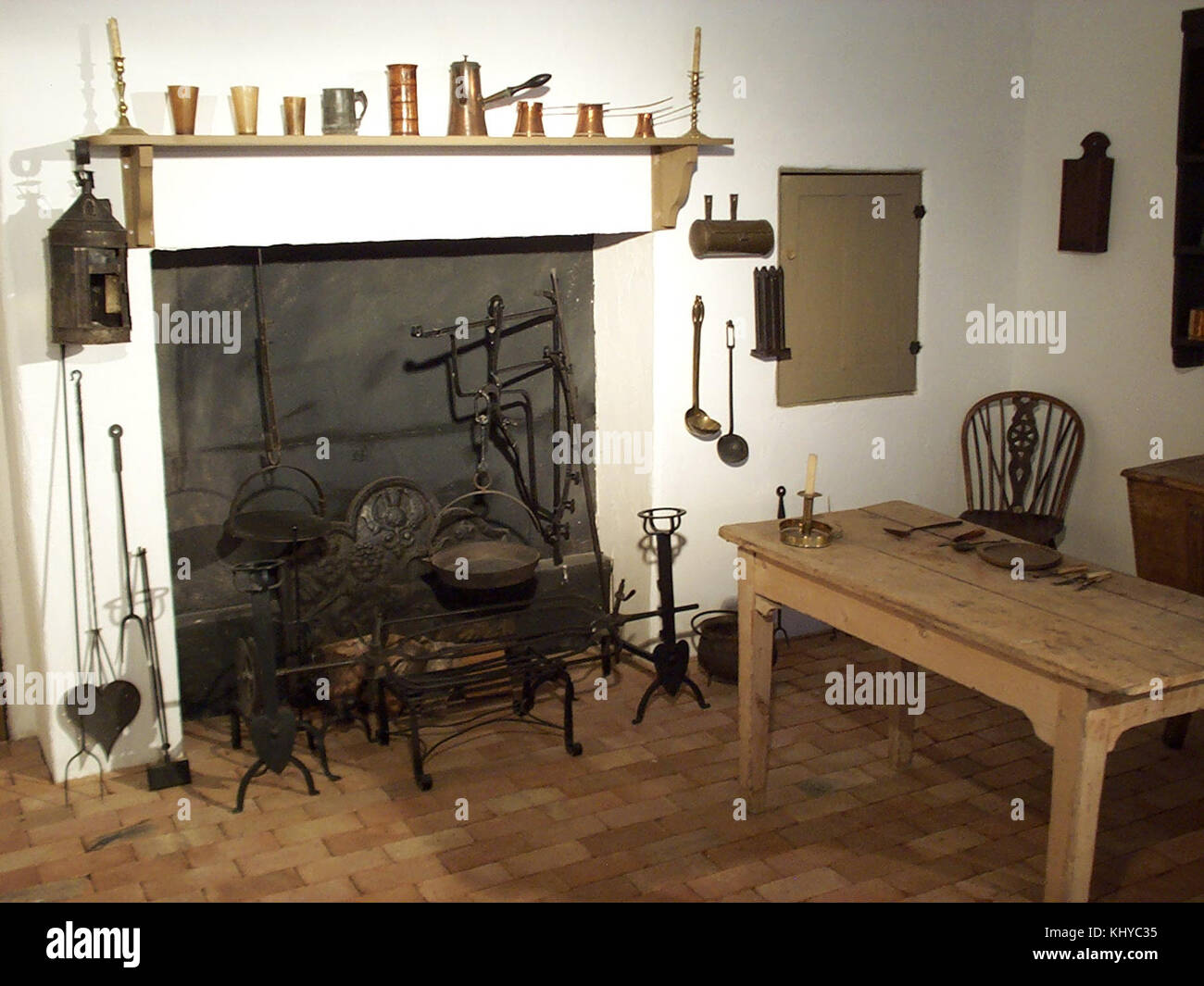 BLW Farmhouse kitchen display Bedford Museum Stock Photo - Alamy