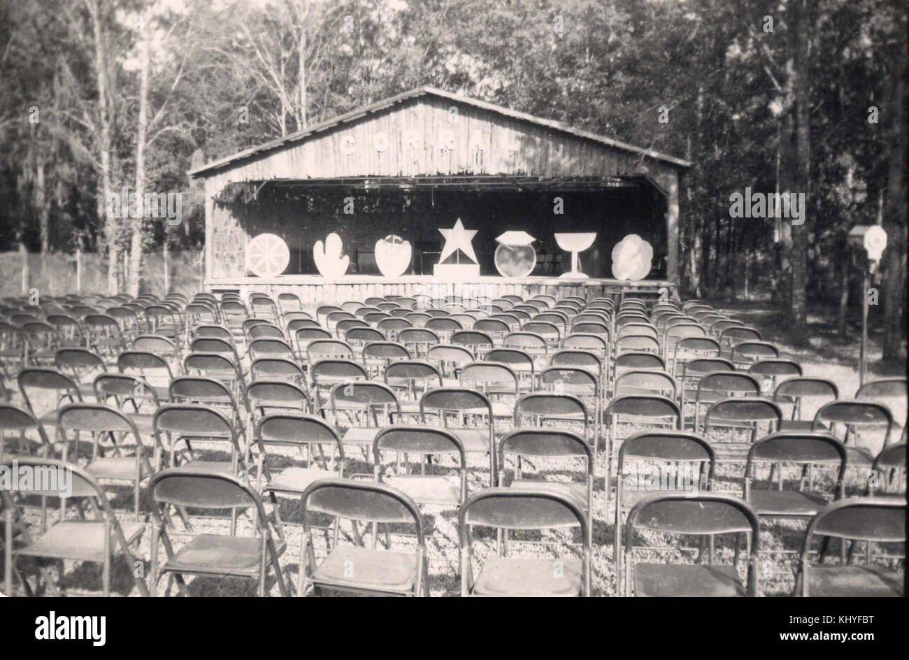 Rustic corral setting hi-res stock photography and images - Alamy