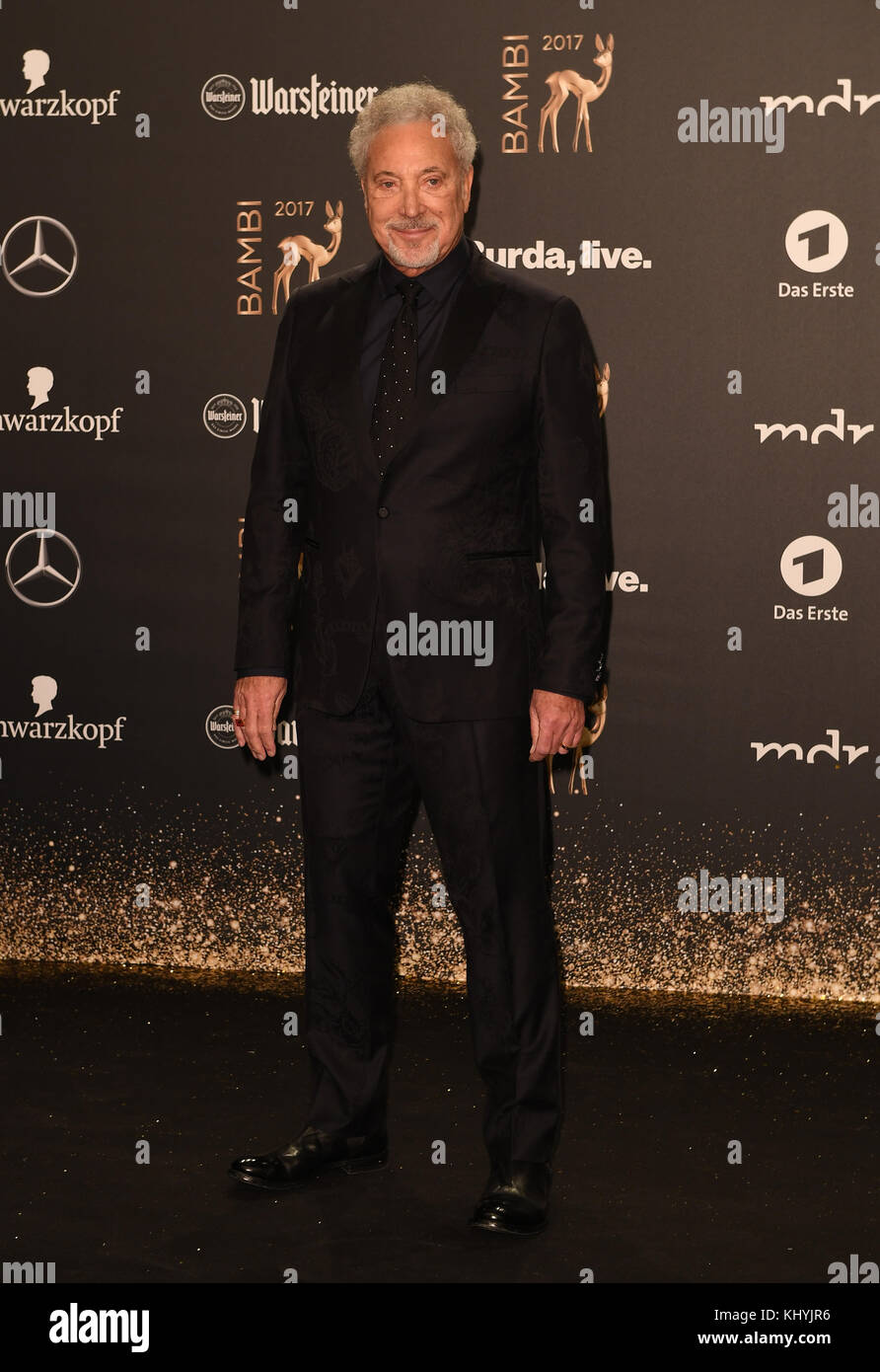 Berlin, Germany. 16th Nov, 2017. British singer Tom Jones arriving to ...