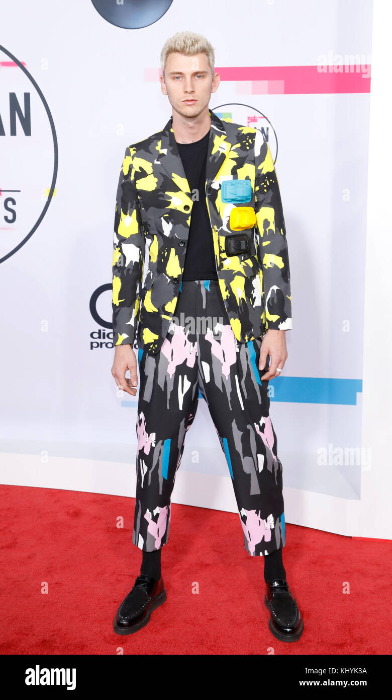 Los Angeles, USA. 20th Nov, 2017. Machine Gun Kelly attends the 2017 ...