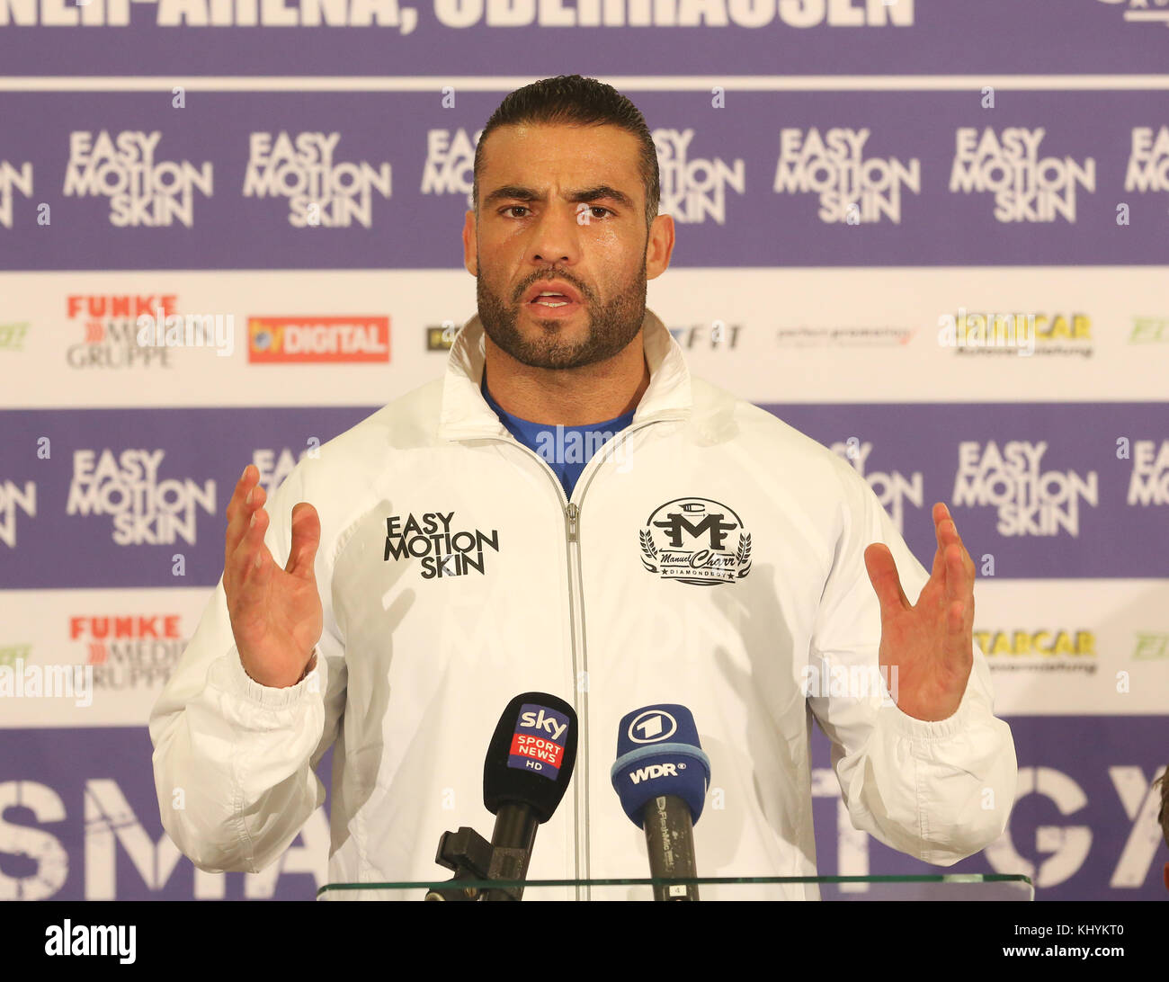 Oberhausen, Germany. 20th Nov, 2017. The heavyweight boxer Manuel Charr ...
