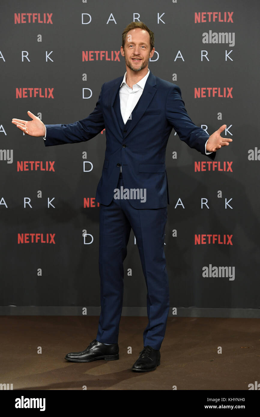 Berlin, Germany. 20th Nov, 2017. Stephan Kampwirth arrives at the ...