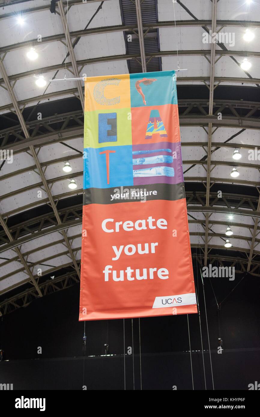 Ucas apply hi-res stock photography and images - Alamy