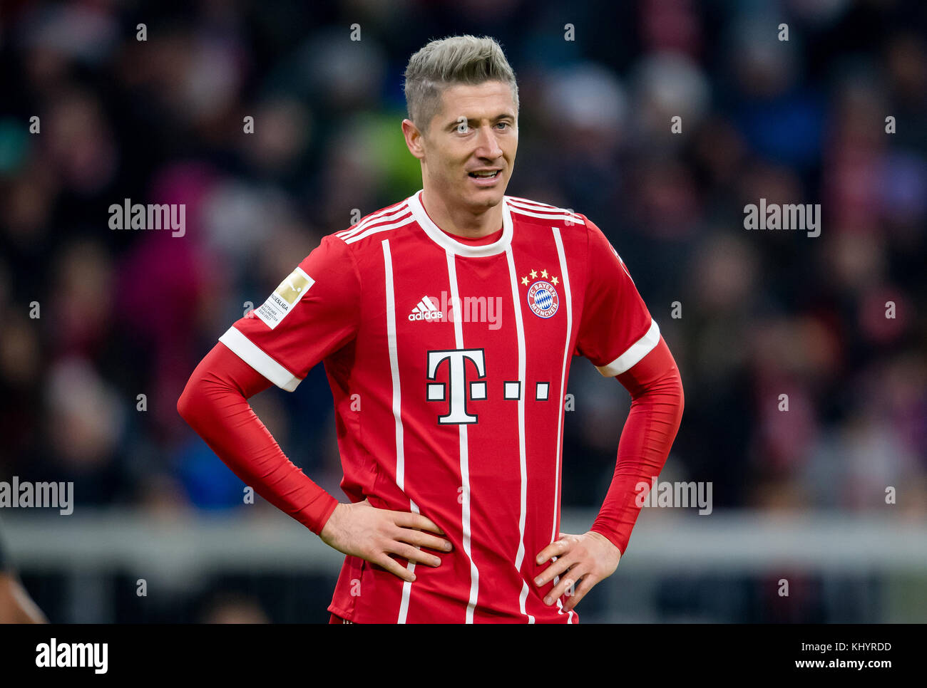Munich, Germany. 18th Nov, 2017. Munich's Robert Lewandowski stands on ...
