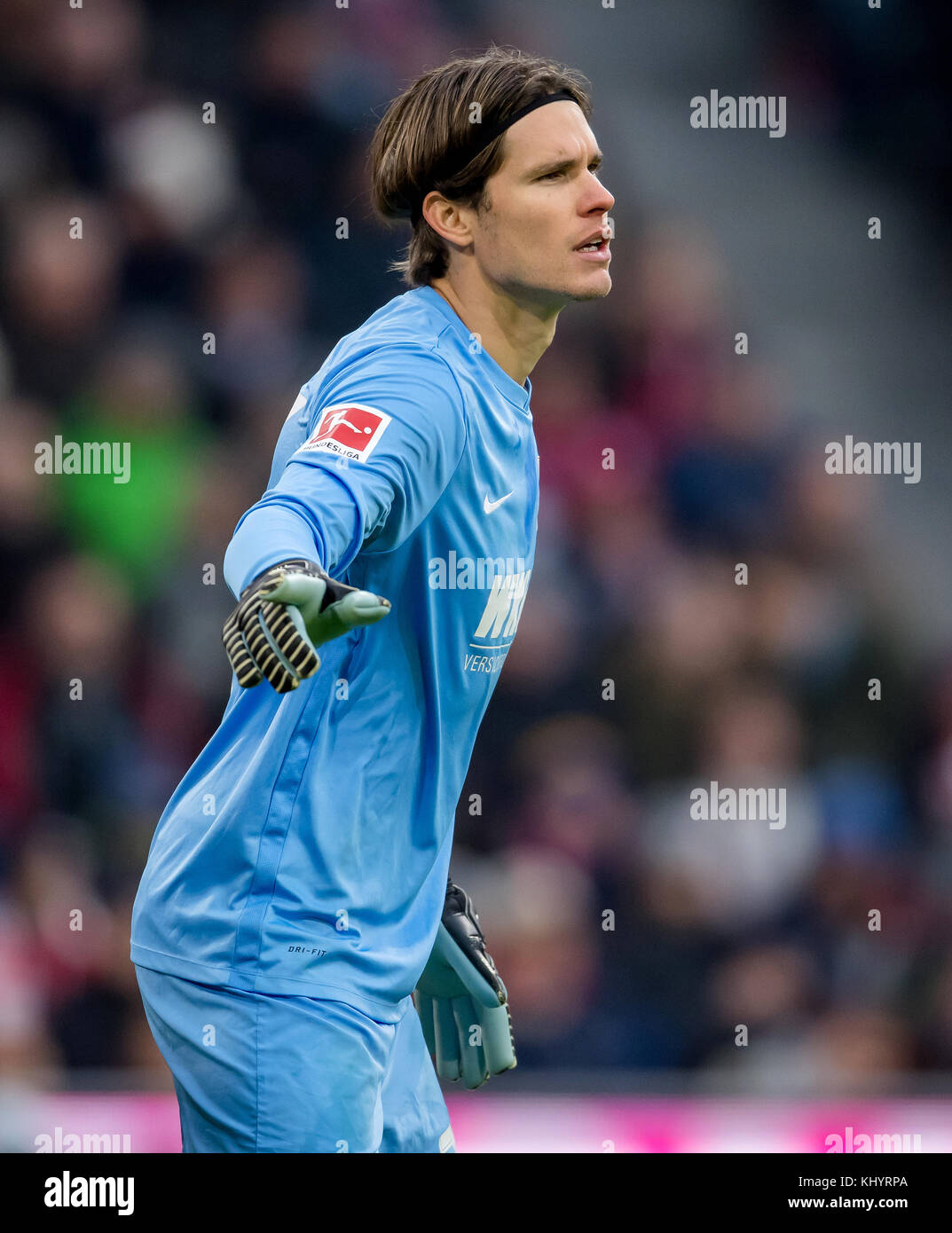 Munich, Germany. 18th Nov, 2017. Augsburg's goalkeeper Marwin Hitz ...