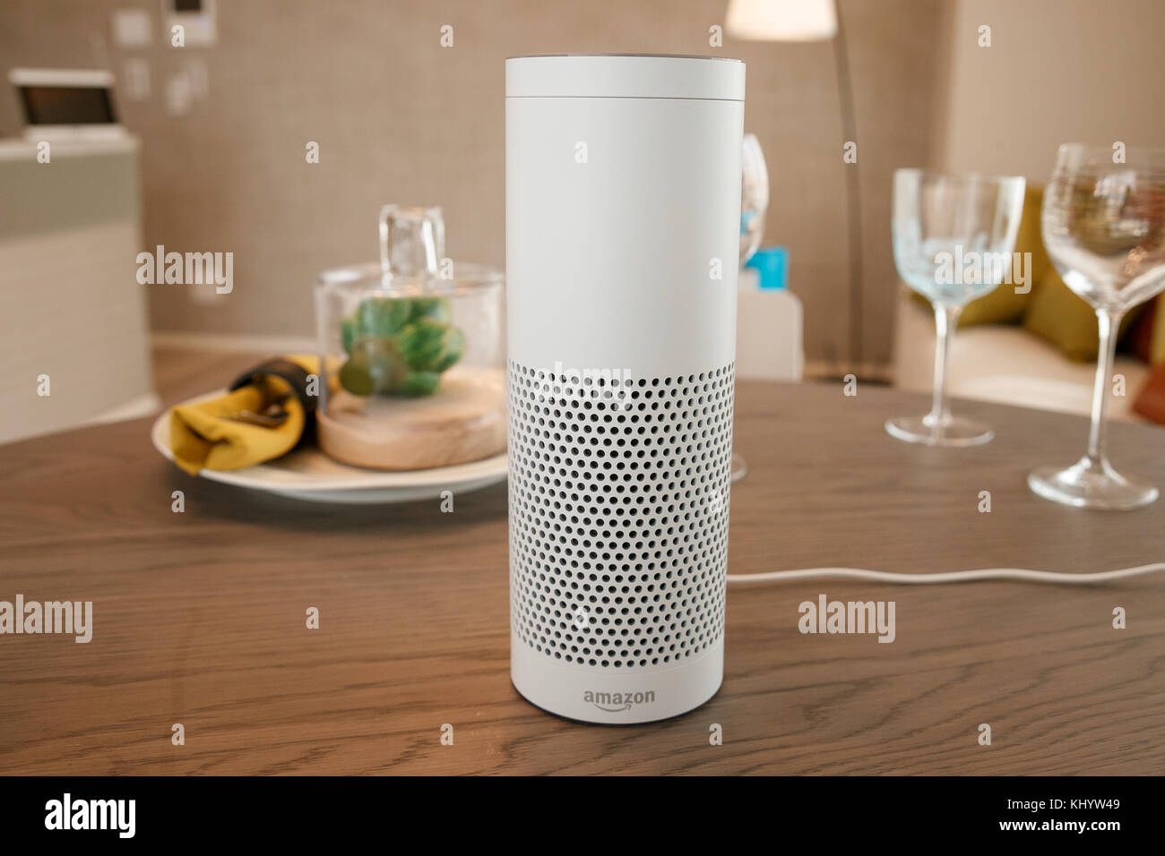 Alexa echo plus hi-res stock photography and images - Alamy