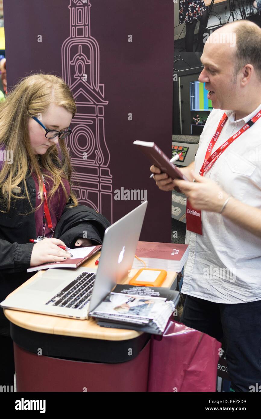 Ucas apply hi-res stock photography and images - Alamy