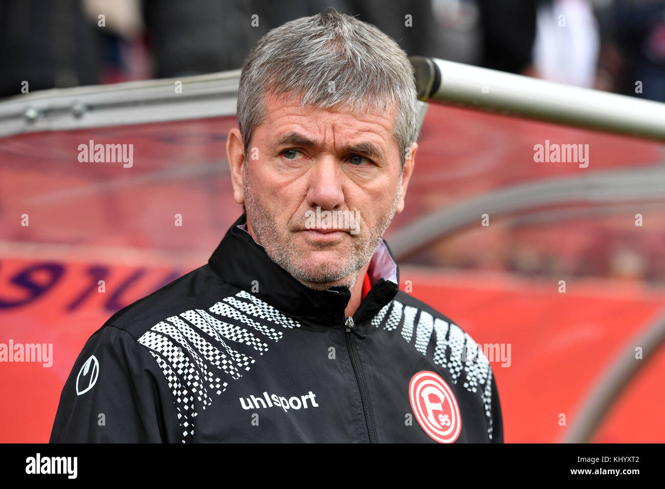 Ingolstadt, Deutschland. 19th Nov, 2017. Friedhelm FUNKEL, Trainer ...