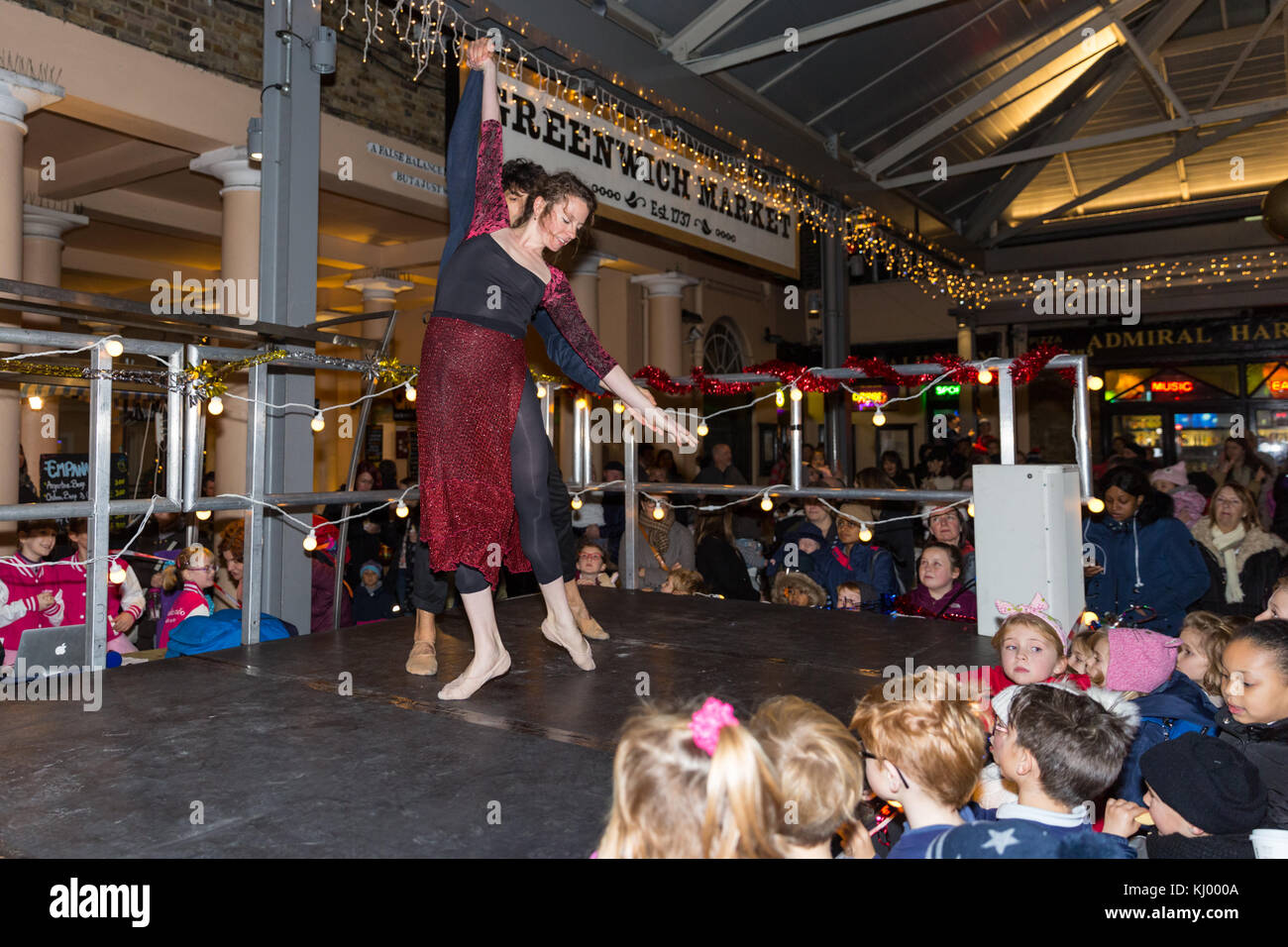 London, UK. 22nd November 2017. Professional ballet dancers Michelle ...
