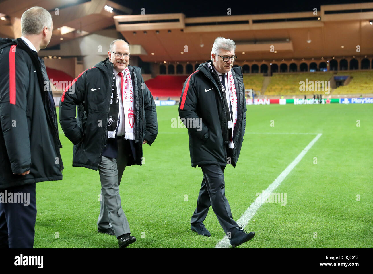 Monaco, Monaco. 21st Nov, 2017. Prince Albert of Monaco (C) entering ...