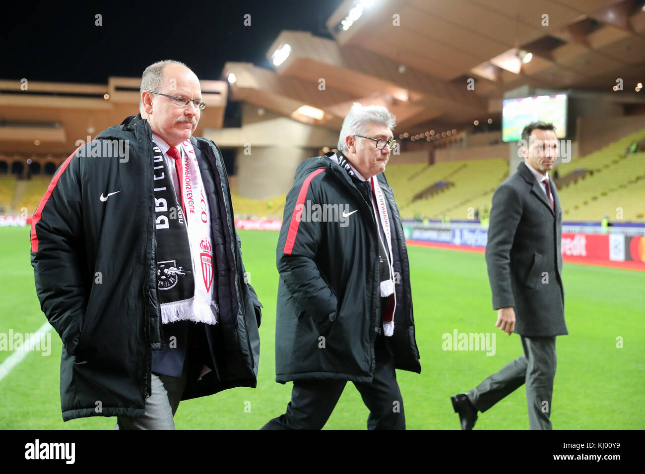 Monaco, Monaco. 21st Nov, 2017. Prince Albert of Monaco (L) entering ...
