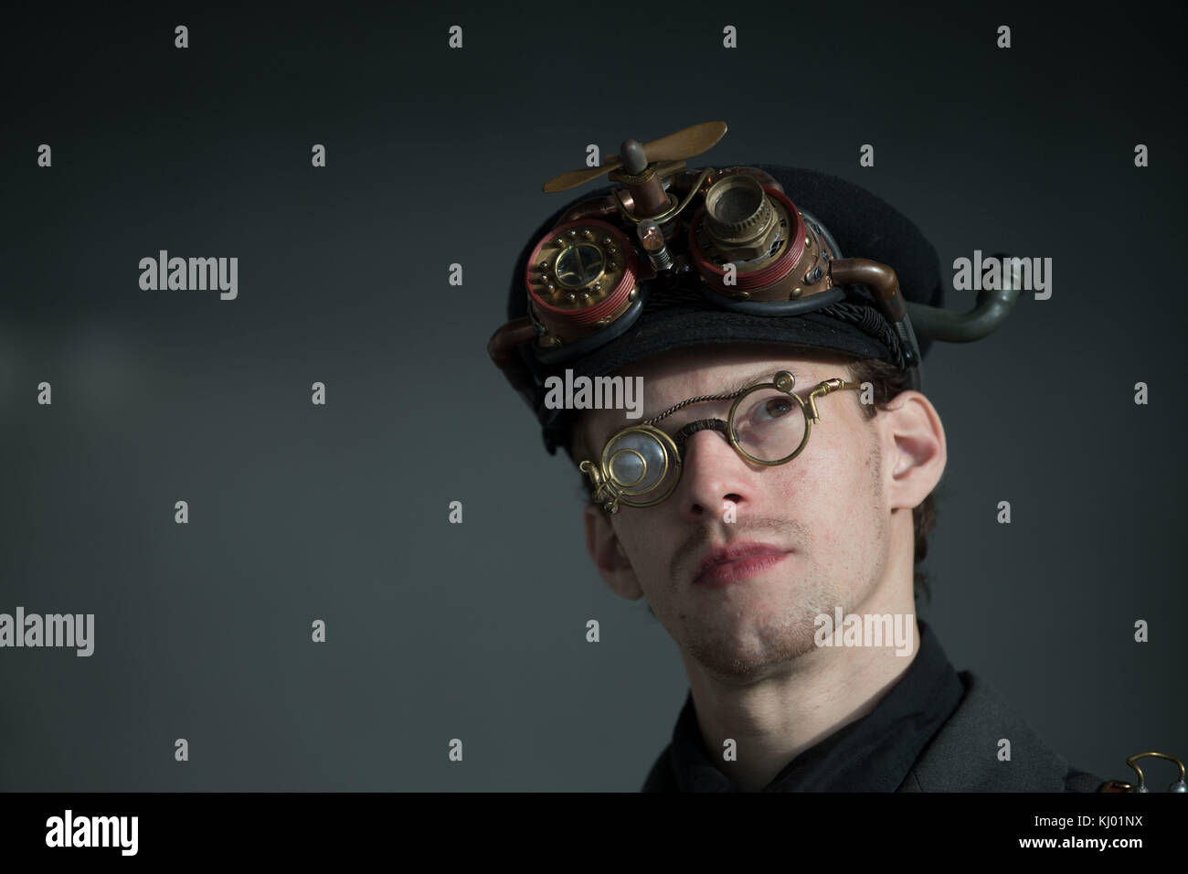 Stuttgart, Germany. 23rd Nov, 2017. A steampunk performer standing ...