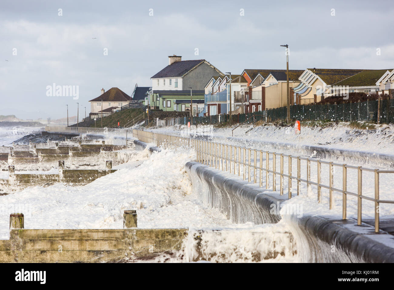 Pedal waves hi-res stock photography and images - Alamy