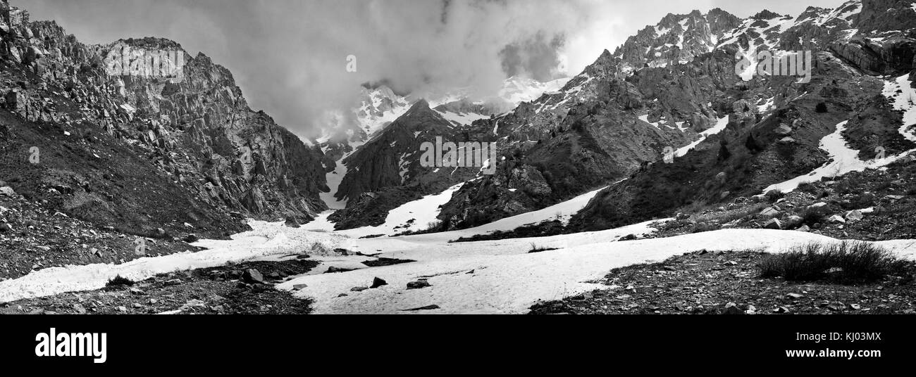 Panoramic green landscape mountains Black and White Stock Photos ...