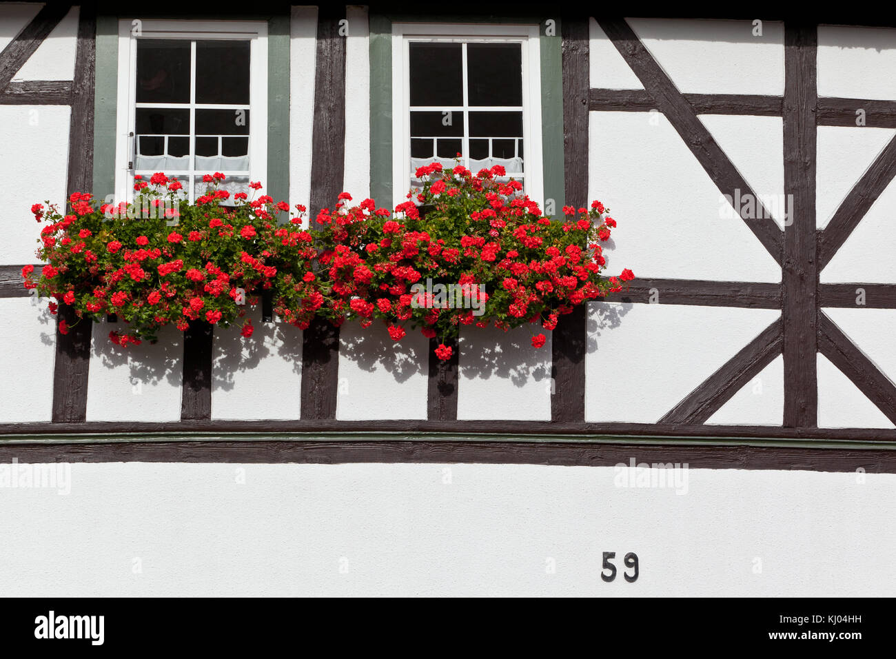 Fachwerkhaus fachwerkhauser fachwerk haus hauser hi-res stock ...