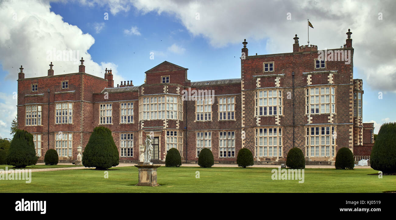 Elizabethan country house hi-res stock photography and images - Alamy