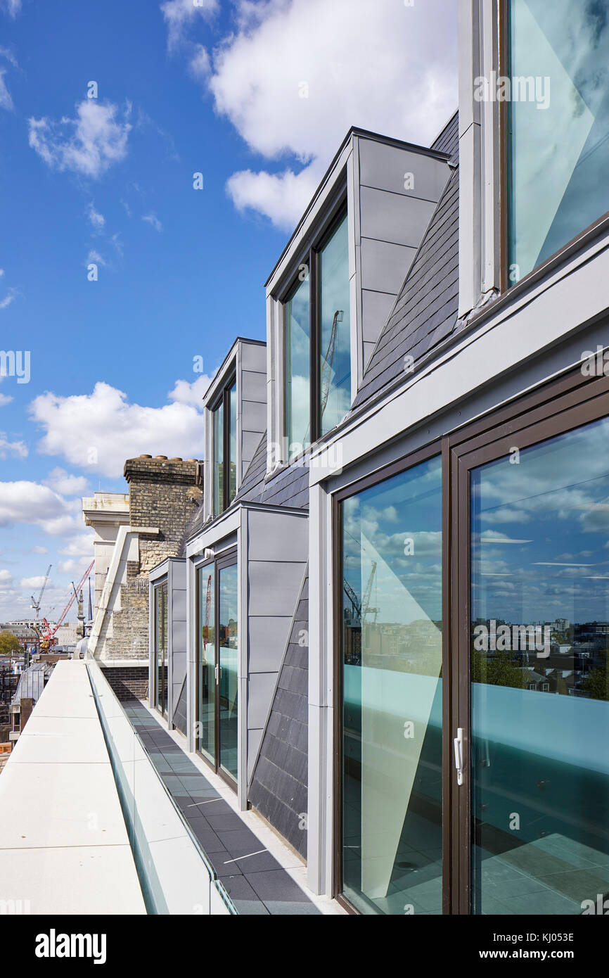 Rooftopclear sky hi-res stock photography and images - Alamy