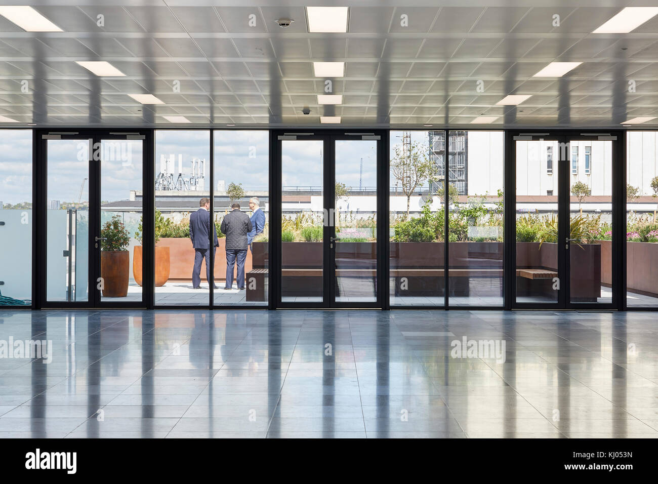 Roof terrace london office hi-res stock photography and images - Alamy