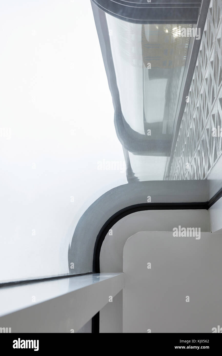 Curved bay window hi-res stock photography and images - Alamy