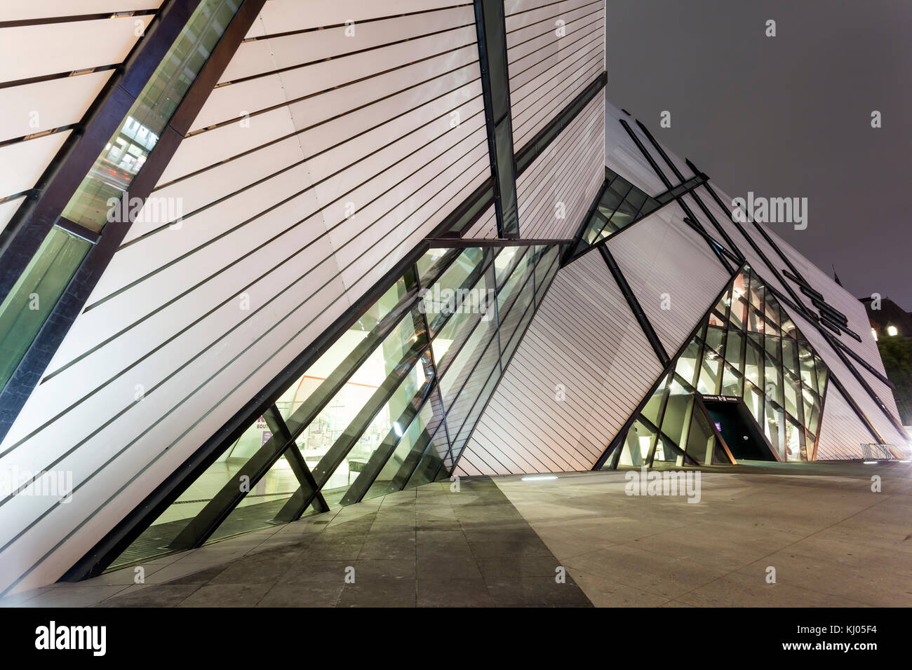 Rom toronto art gallery hi-res stock photography and images - Alamy